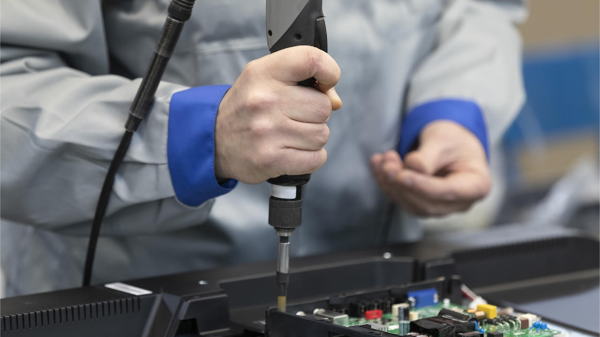 不同作业姿势对模型组装任务绩效的影响